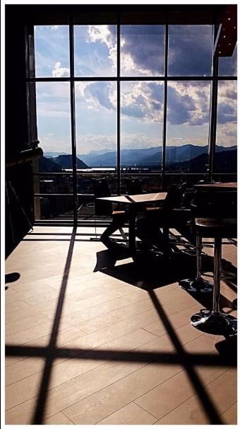 SkyFall Rooftop - Piatra Neamț - România - Ghidul HoReCa