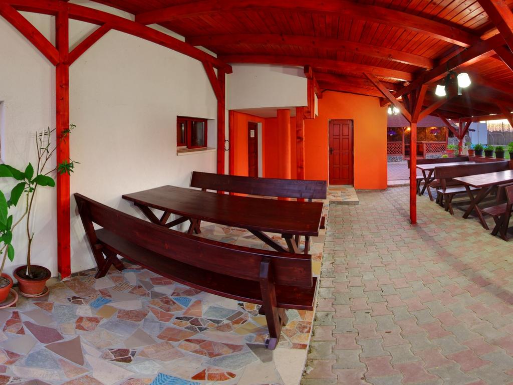 Pensiunea Casa Porojan - Băile 1 Mai - Ghidul HoReCa